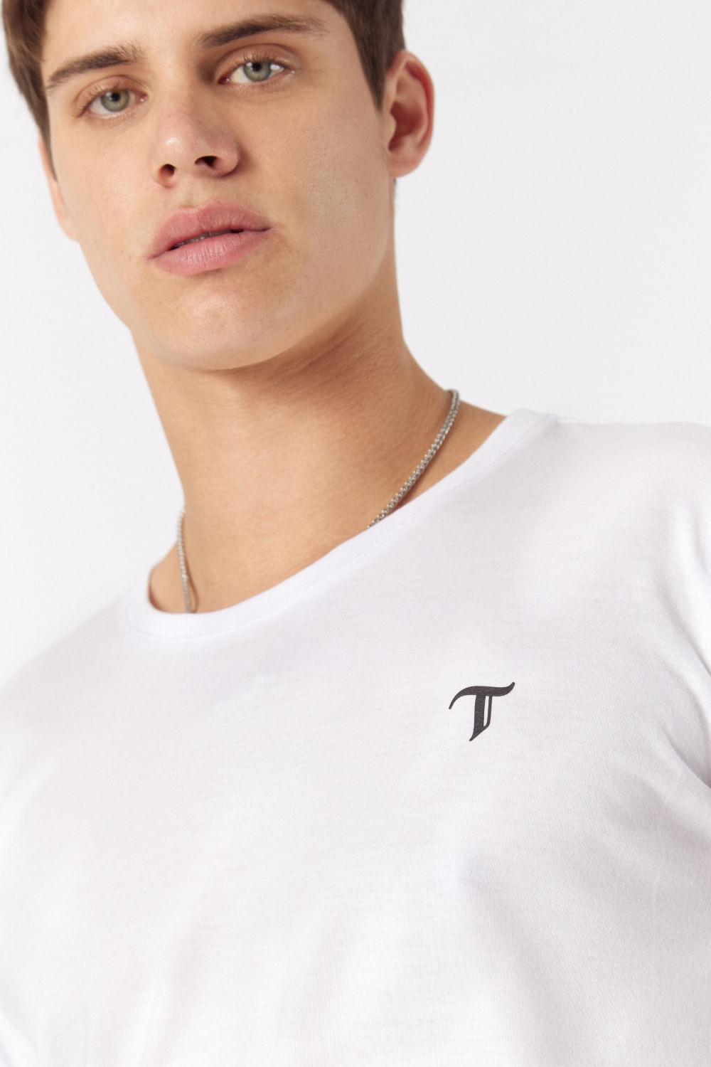 Remera Mc Besuki Blanco - TASCANI